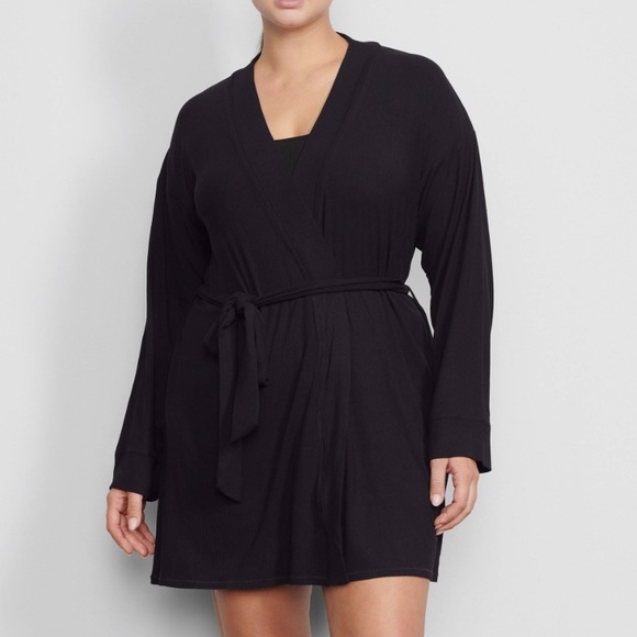 SKIMS | Intimates & Sleepwear | Skims Soft Lounge Robe Black Womens ...